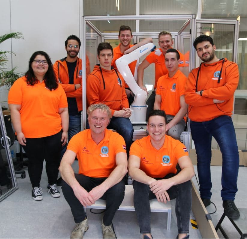 Studenten Robohub Eindhoven nemen deel aan Engineering Symposium 5 ...